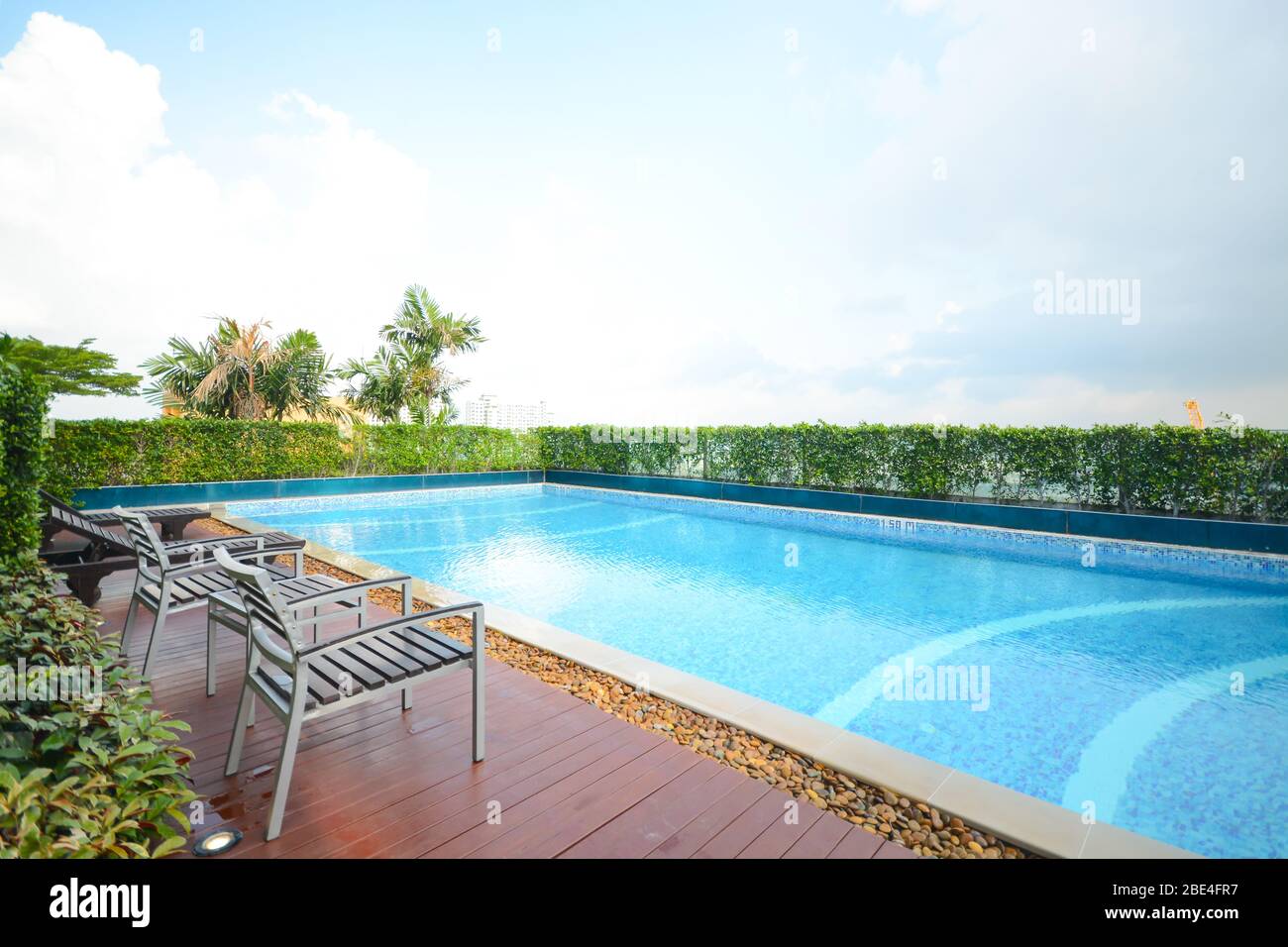 Pool bed -Fotos und -Bildmaterial in hoher Auflösung – Alamy