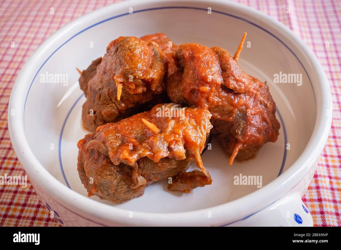 Tomate und rolle -Fotos und -Bildmaterial in hoher Auflösung – Alamy