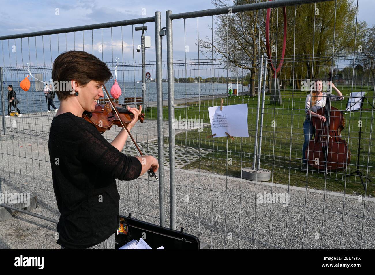Konstanz, Deutschland. April 2020. Clara Scholtes, Geigerin der ...