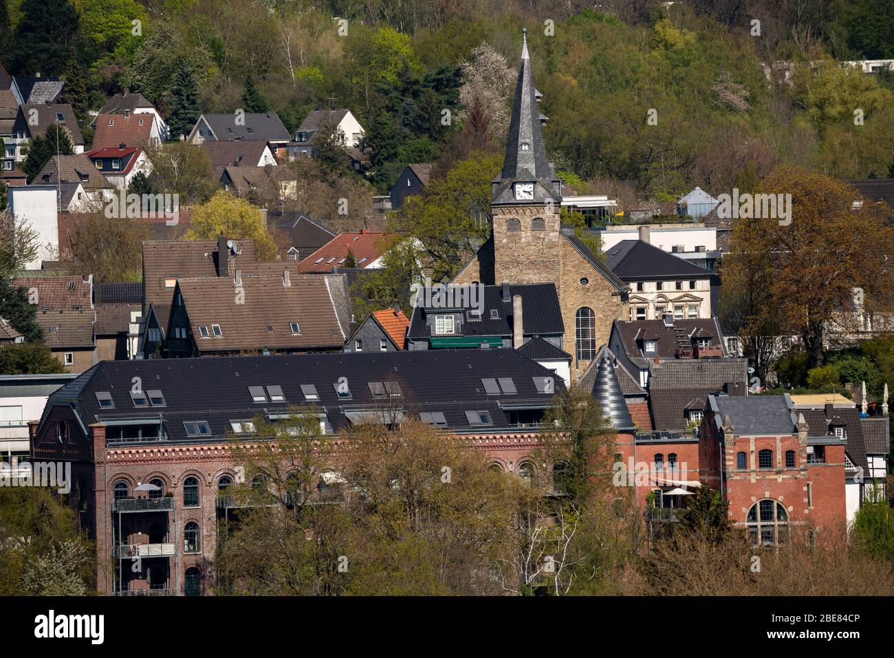 Die Altstadt von Essen-Kettwig, im Süden der Stadt, mit der Marktkirche ...