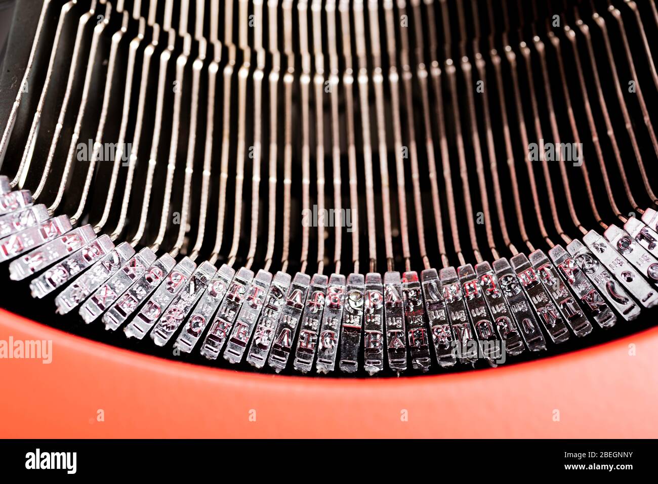 Eine Nahaufnahme oder Makroaufnahme der Schriftstriche einer ...