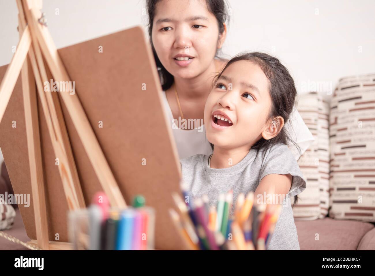 Mädchen und Mama Stockfotos und -bilder Kaufen - Alamy