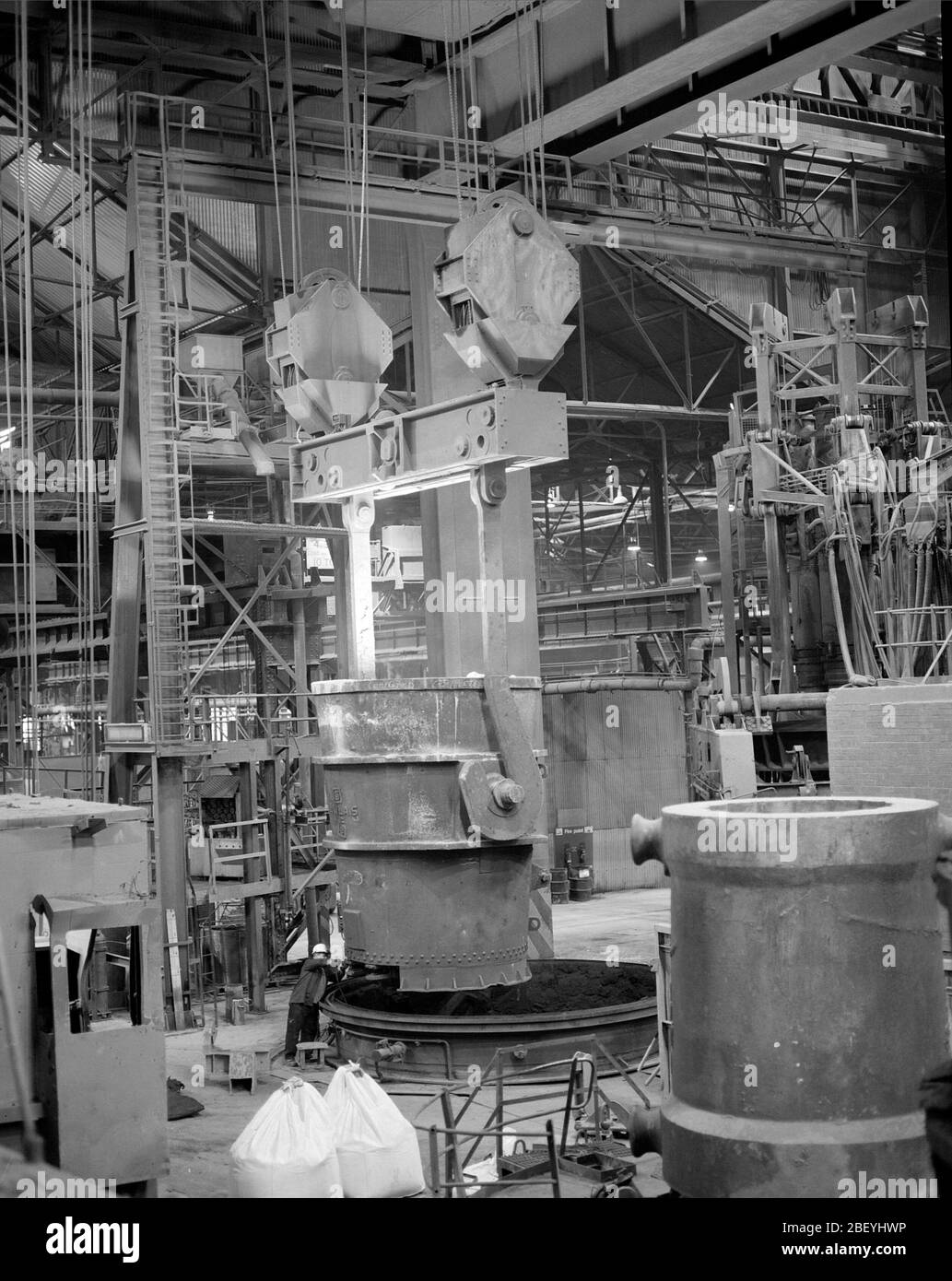 Sheffield steel works Schwarzweiß-Stockfotos und -bilder - Alamy