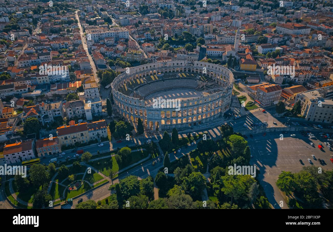 Elliptische arena -Fotos und -Bildmaterial in hoher Auflösung – Alamy