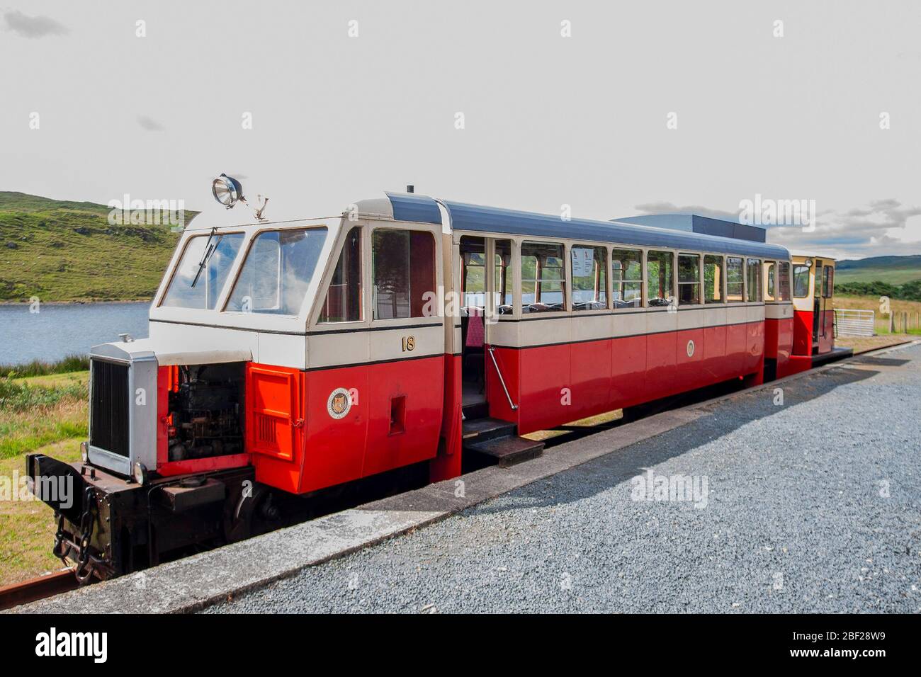 Dieseltriebwagen fintown railway -Fotos und -Bildmaterial in hoher ...