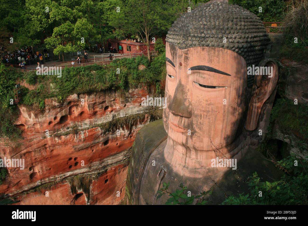 Leshan giant buddha temple -Fotos und -Bildmaterial in hoher Auflösung ...