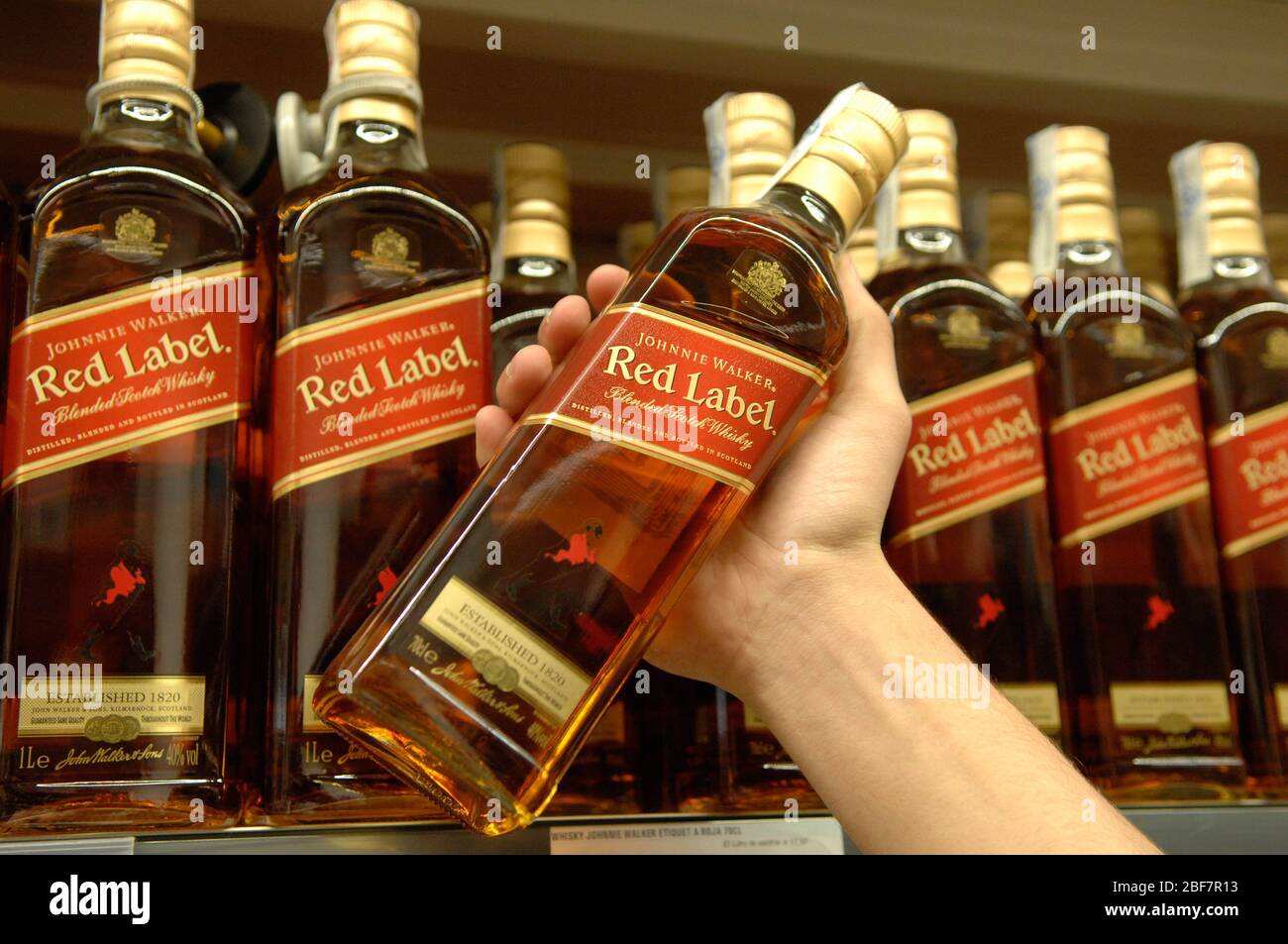 Red label -Fotos und -Bildmaterial in hoher Auflösung – Alamy