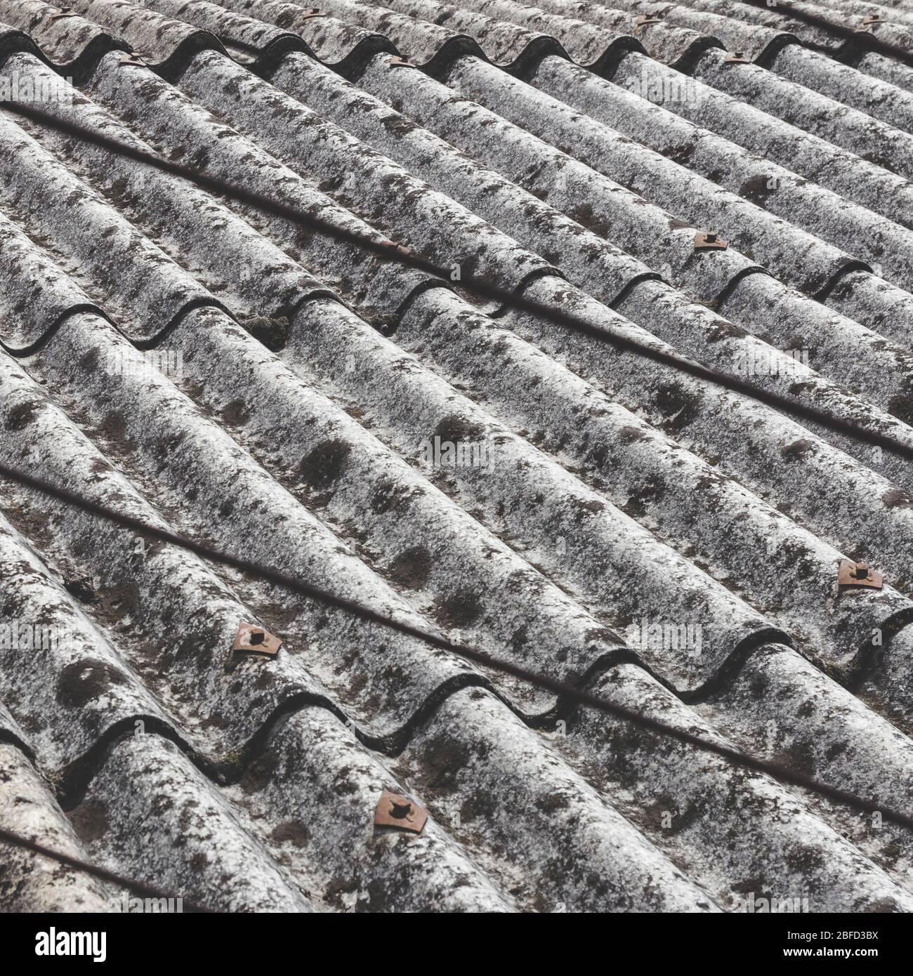 Asbest dach -Fotos und -Bildmaterial in hoher Auflösung – Alamy