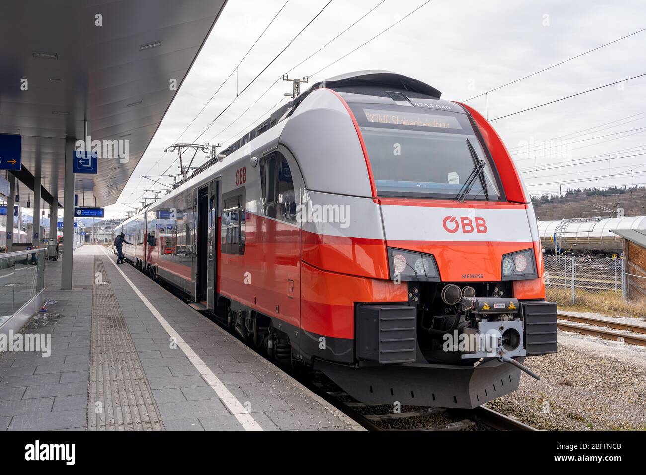 6. Feb 2020 - Attnang Puchheim: OBB-Strain im Bahnhof Attnang Puchheim ...