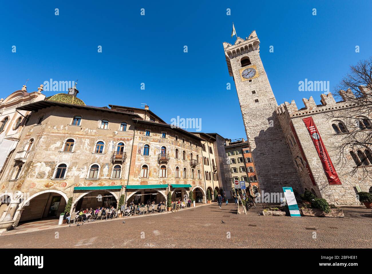 Trento piazza del duomo platz -Fotos und -Bildmaterial in hoher ...