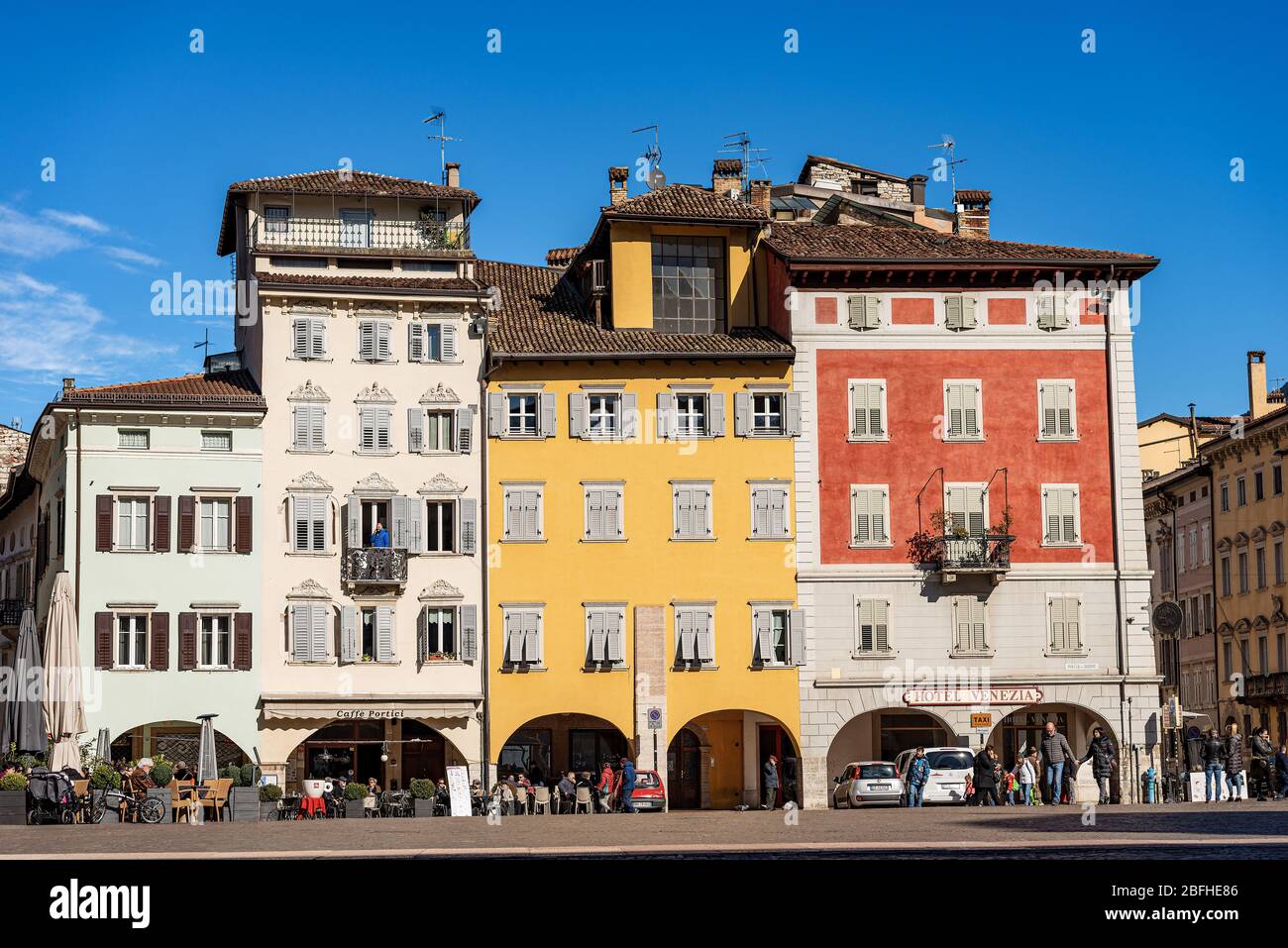 Trento piazza del duomo platz -Fotos und -Bildmaterial in hoher ...