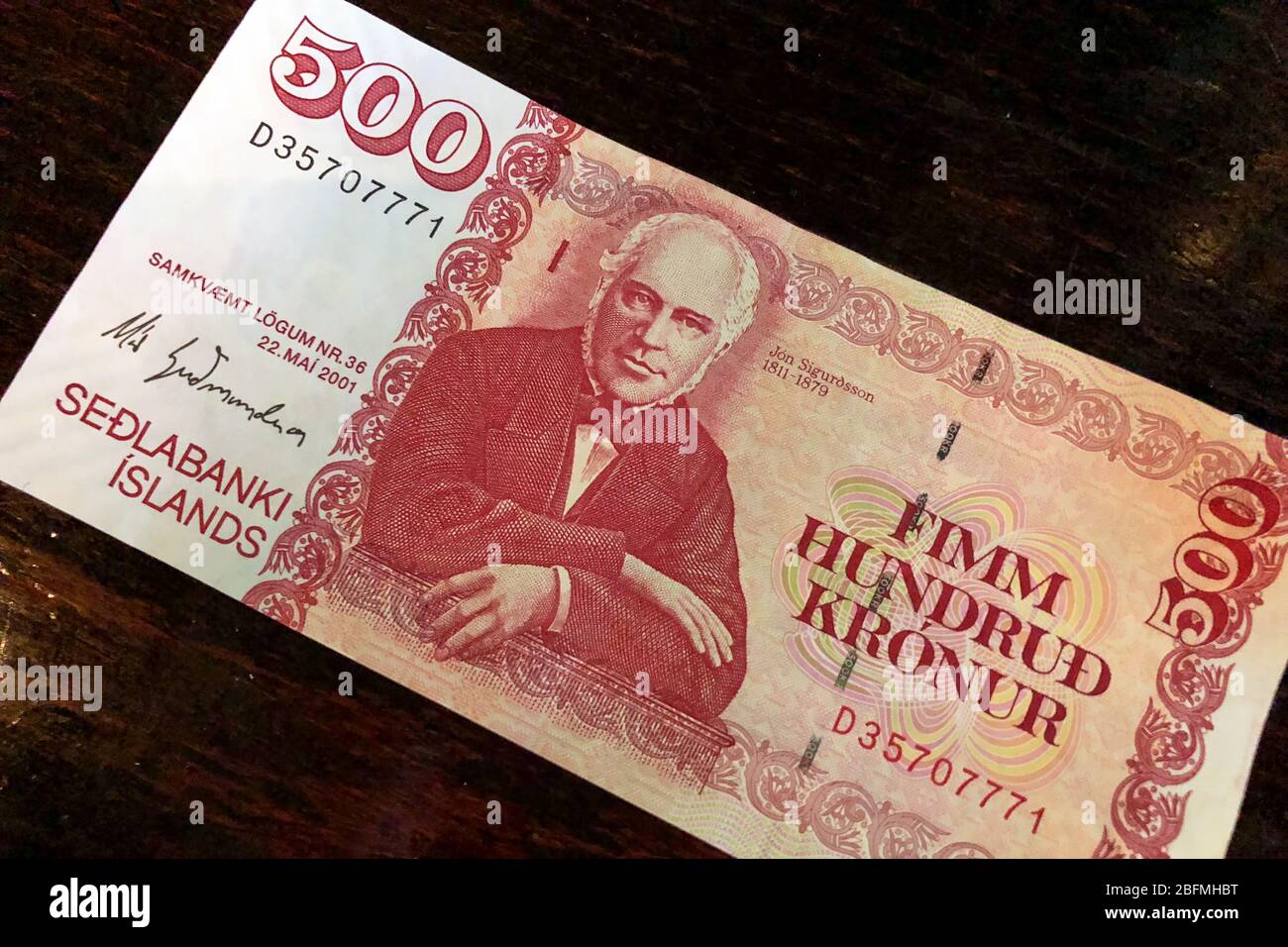 Island krone banknotenzeichen -Fotos und -Bildmaterial in hoher ...