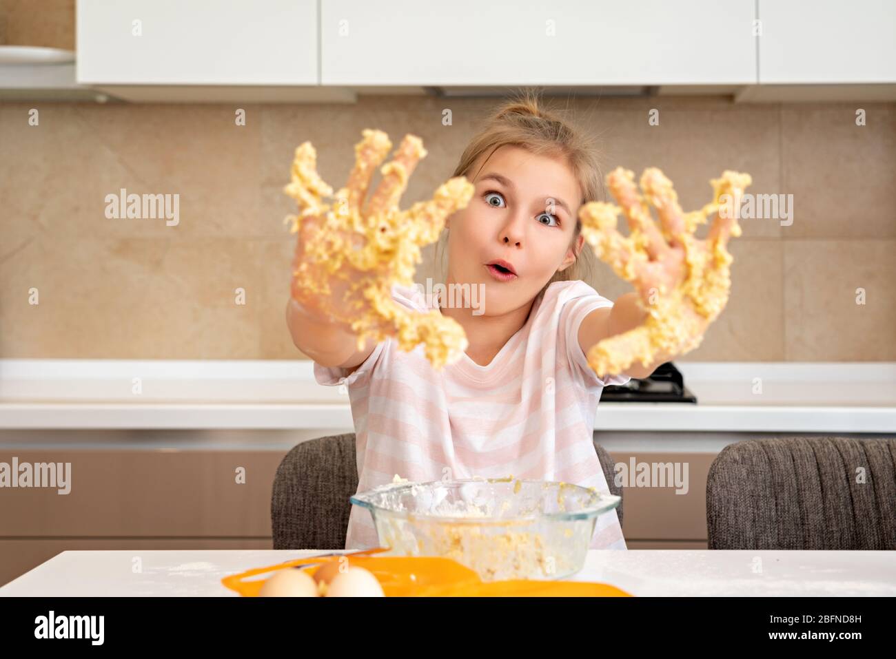 Schmutziges kind -Fotos und -Bildmaterial in hoher Auflösung – Alamy