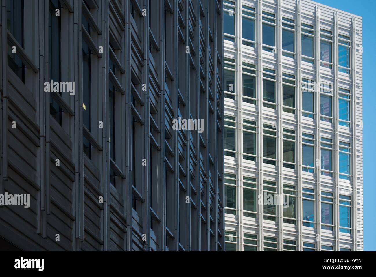 Moderne Architektur Farbe bunt verspielt hell lebendig glasierte ...