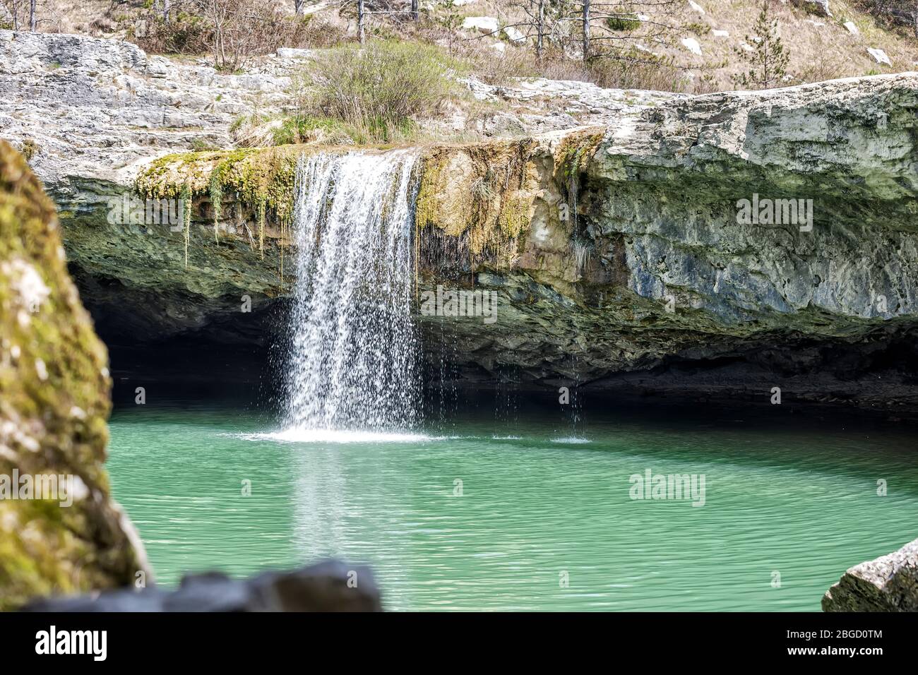 Wasserfall Zarecki krov im Frühling, Istrien, Kroatien Stockfotografie ...