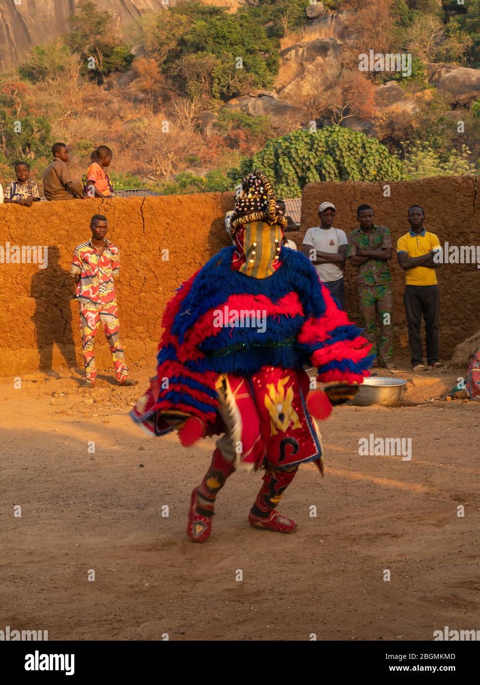 Benin voodoo mask -Fotos und -Bildmaterial in hoher Auflösung – Alamy