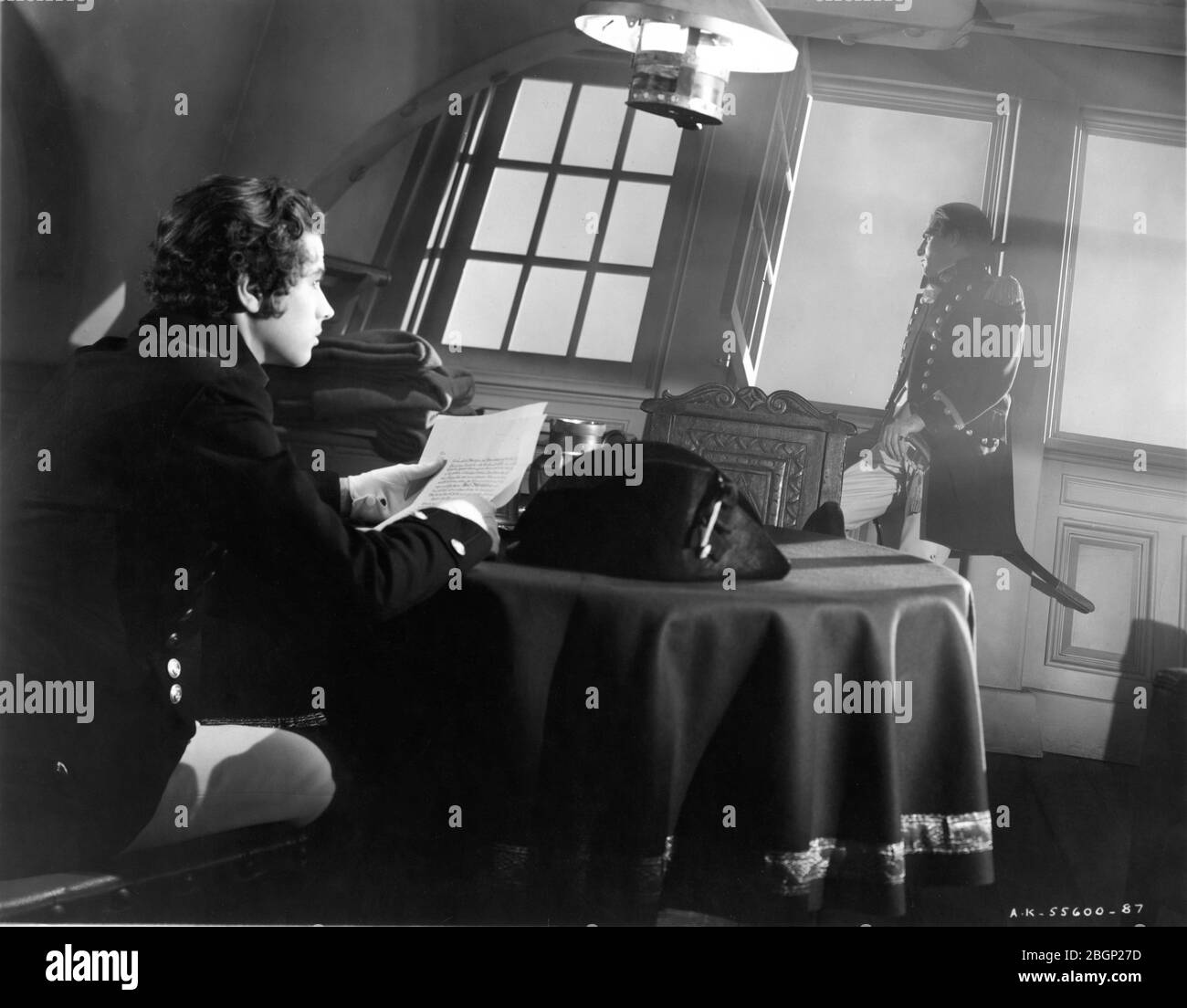 RONALD SINCLAIR als Josiah Nisbet und LAURENCE OLIVIER als Nelson in ...