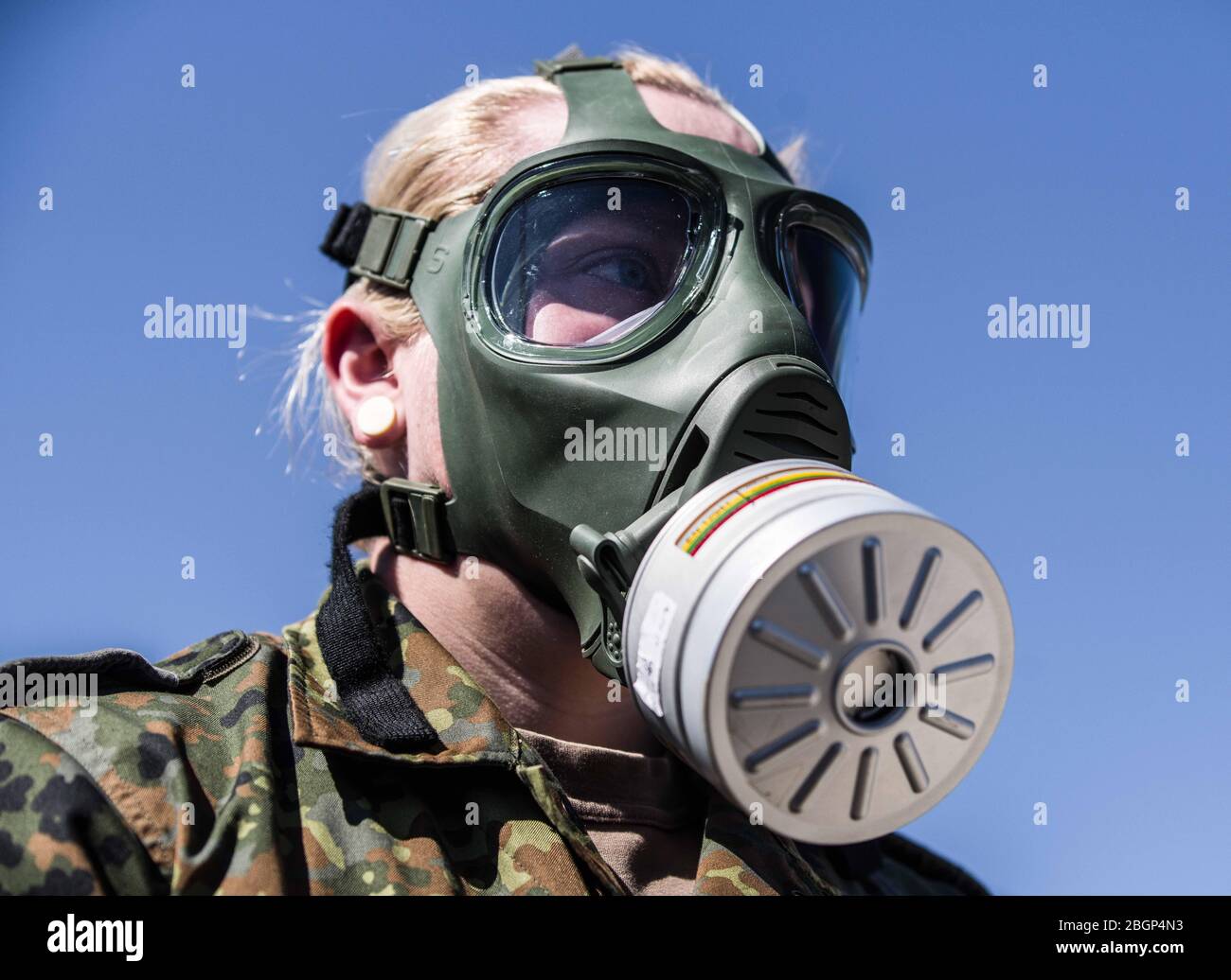 Deutsche bundeswehr abc maske -Fotos und -Bildmaterial in hoher ...