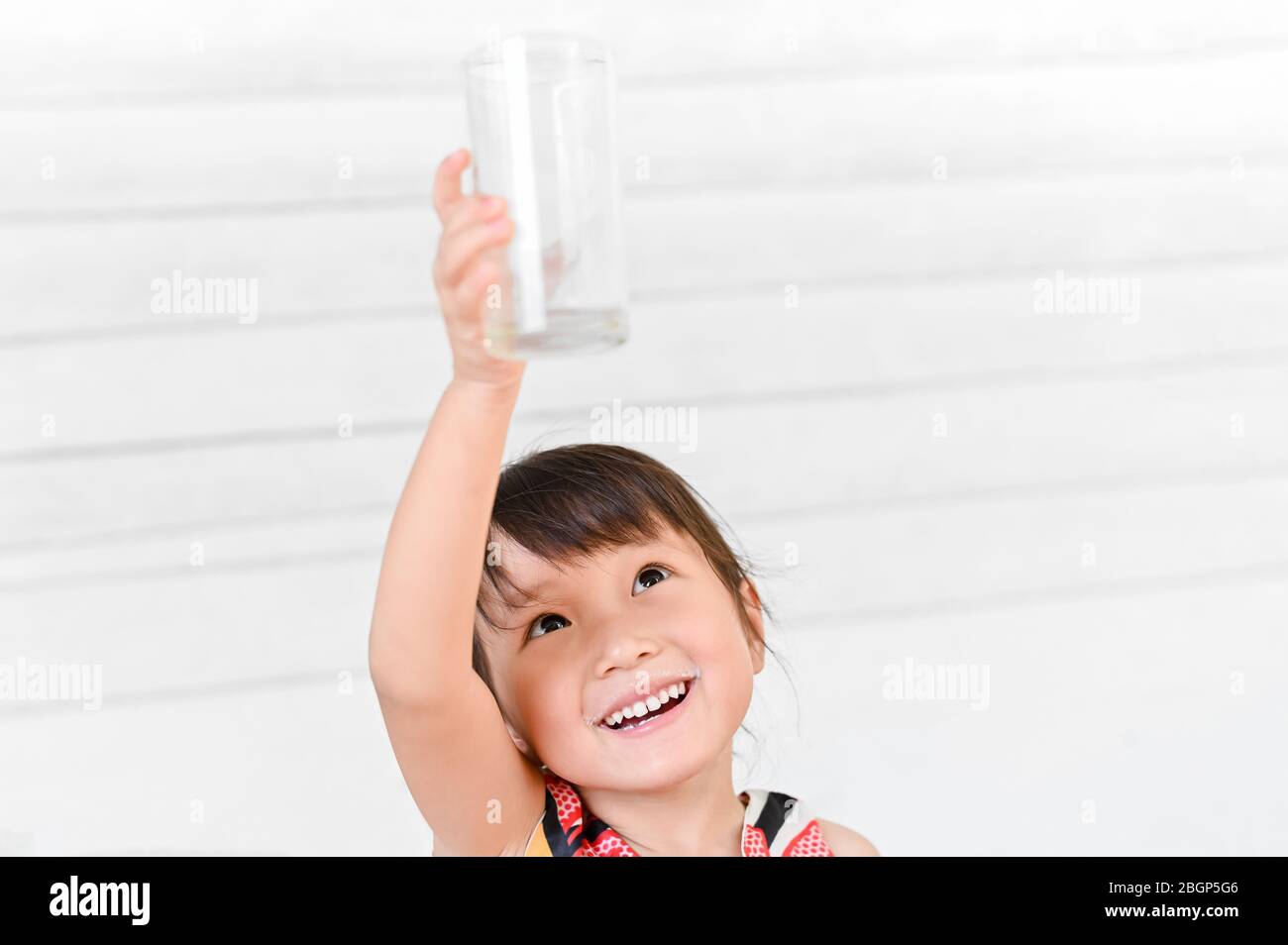 Milch an der wand -Fotos und -Bildmaterial in hoher Auflösung – Alamy