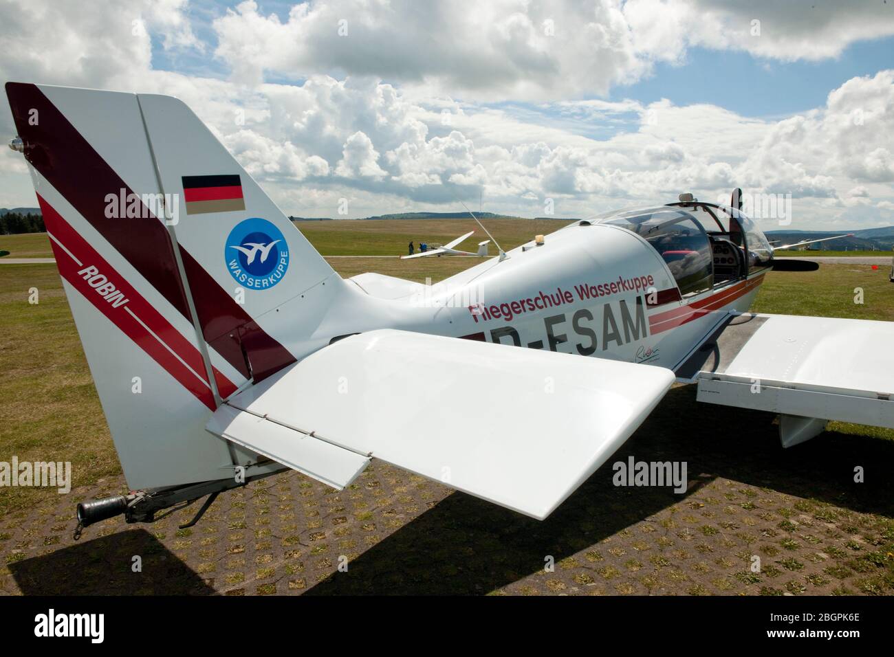 Robin flugzeug dr 400 180r remo -Fotos und -Bildmaterial in hoher ...