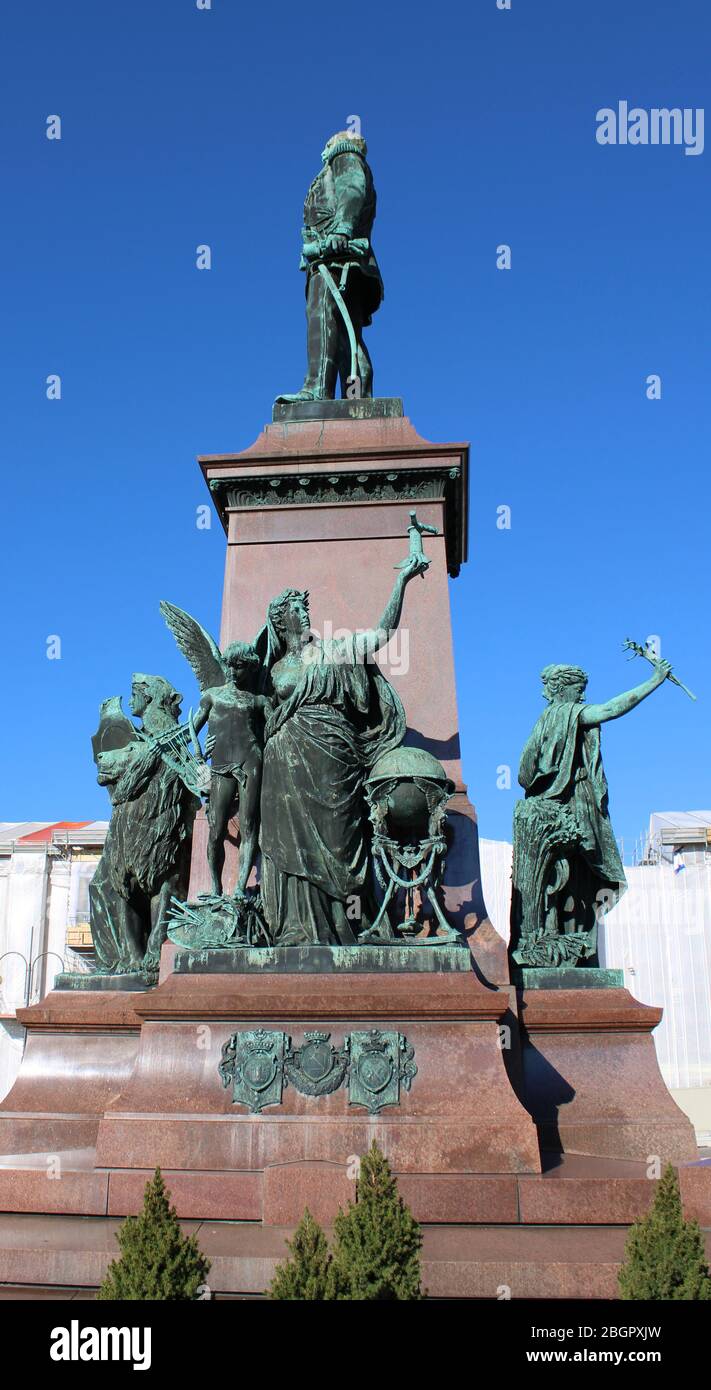 Runeberg statue helsinki -Fotos und -Bildmaterial in hoher Auflösung ...