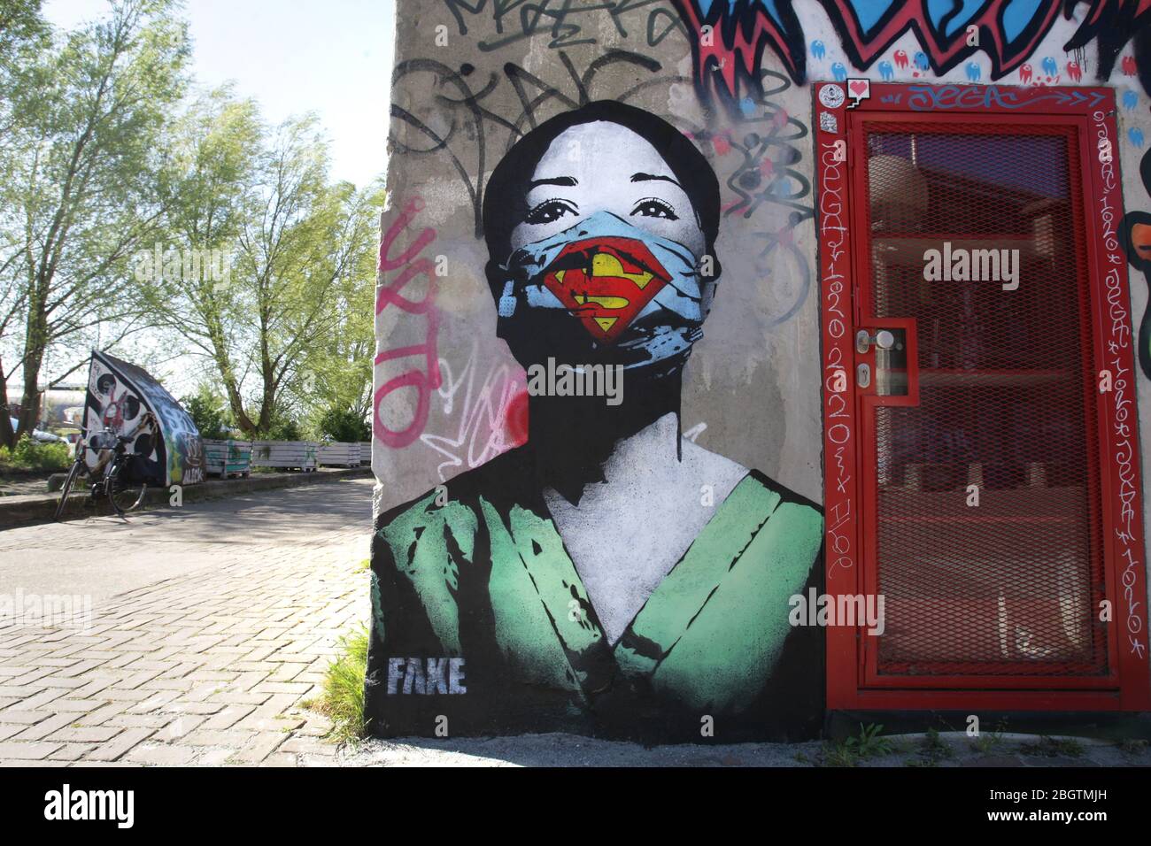 Fake graffiti -Fotos und -Bildmaterial in hoher Auflösung – Alamy