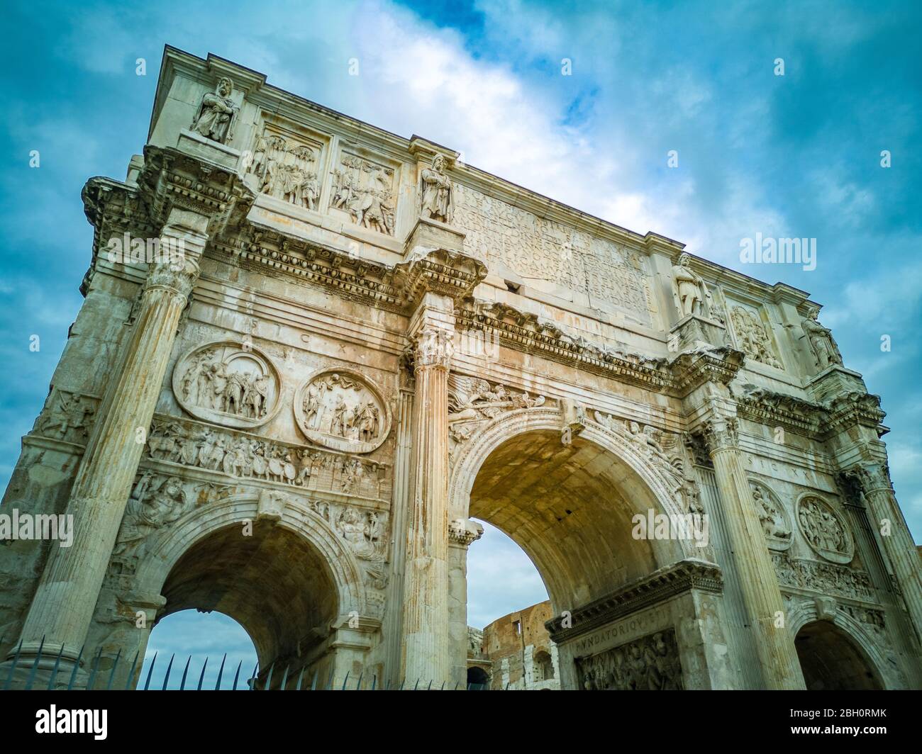 Der Konstantinsbogen (italienisch: Arco di Costantino). Triumphbogen in ...
