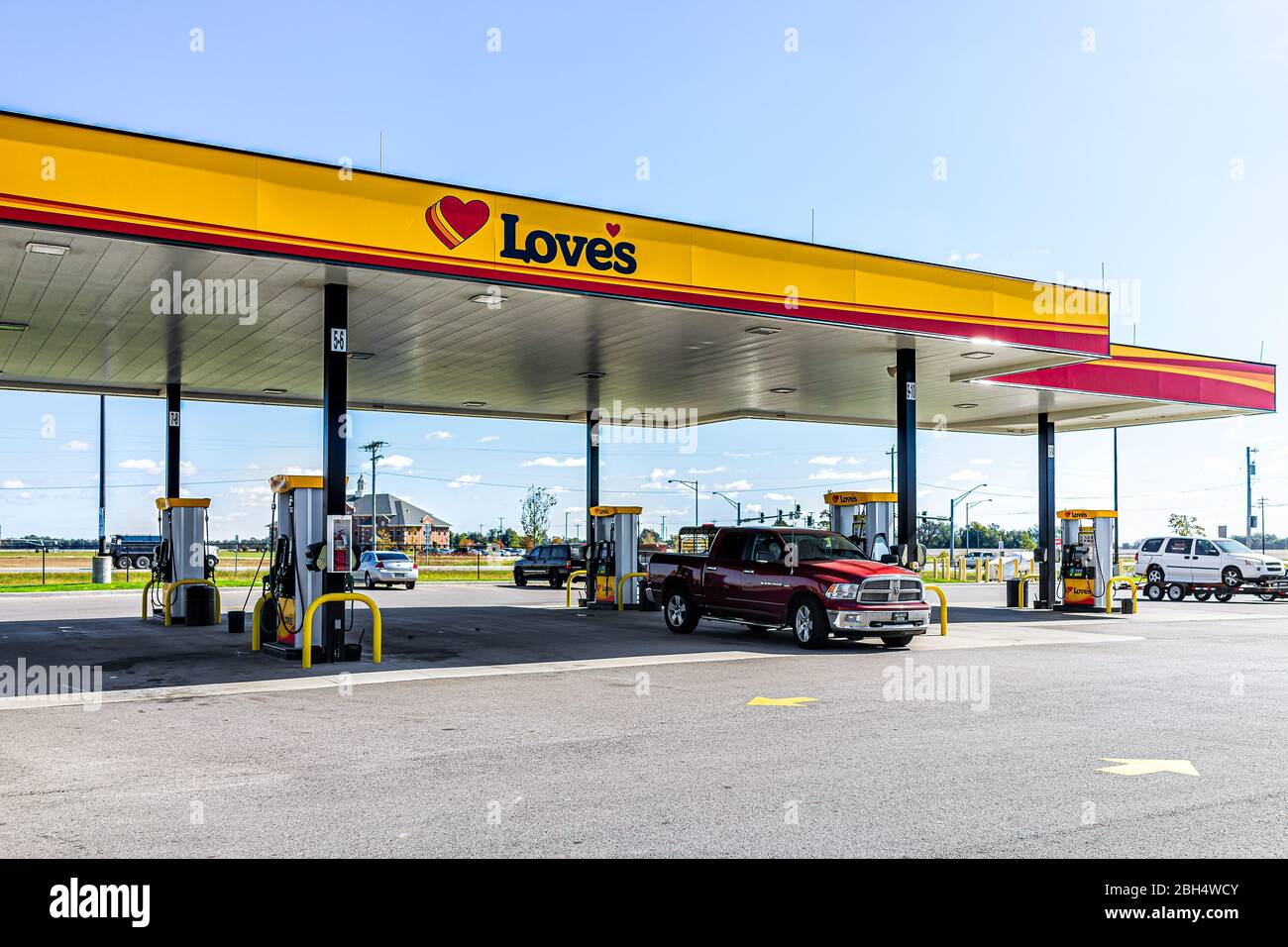 Tankstelle gas tankstelle laden stop gas stop -Fotos und -Bildmaterial ...