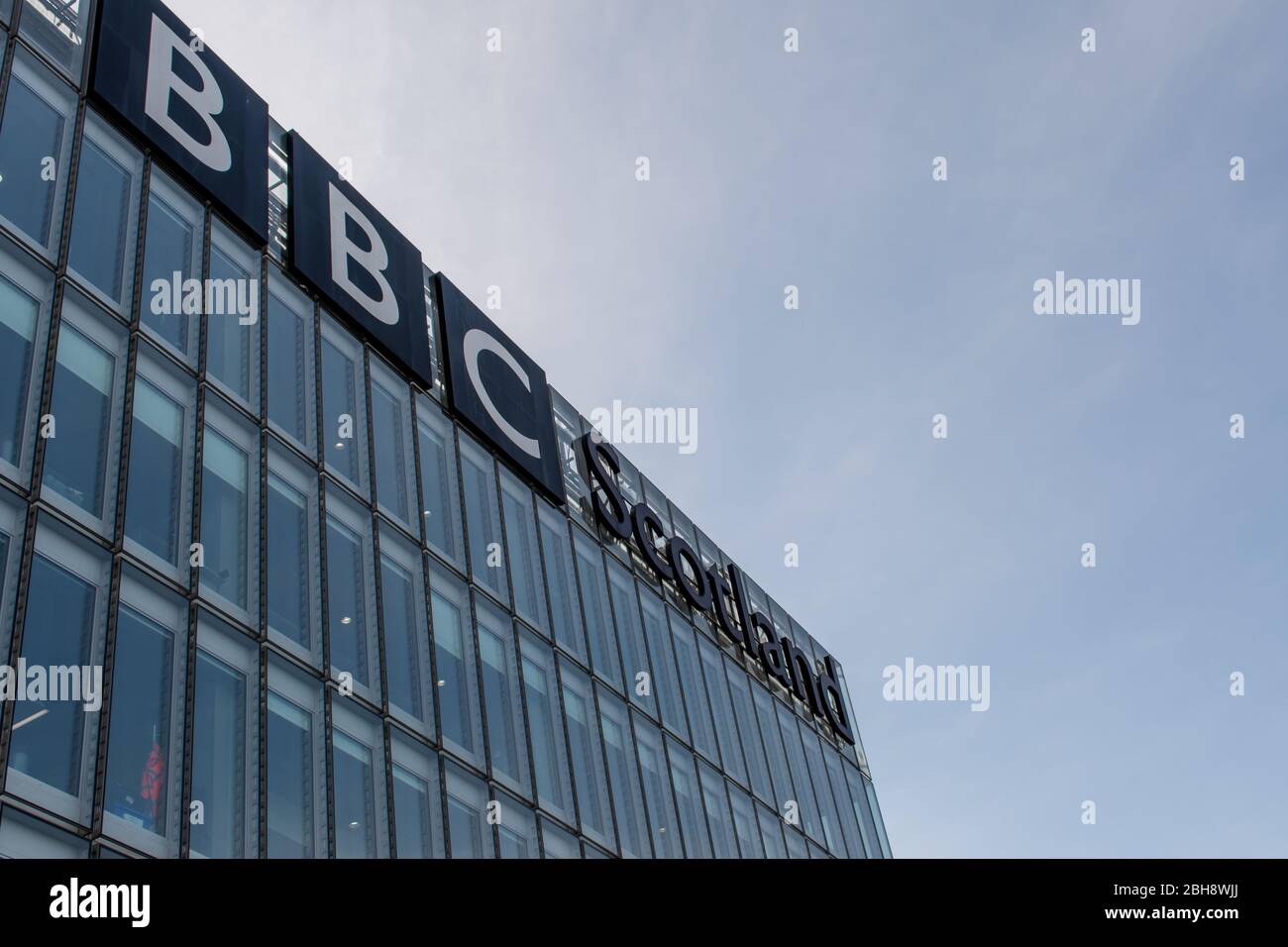 BBC Scotland Logo auf dem BBC Scotland Hauptquartier Gebäude am Pacific ...