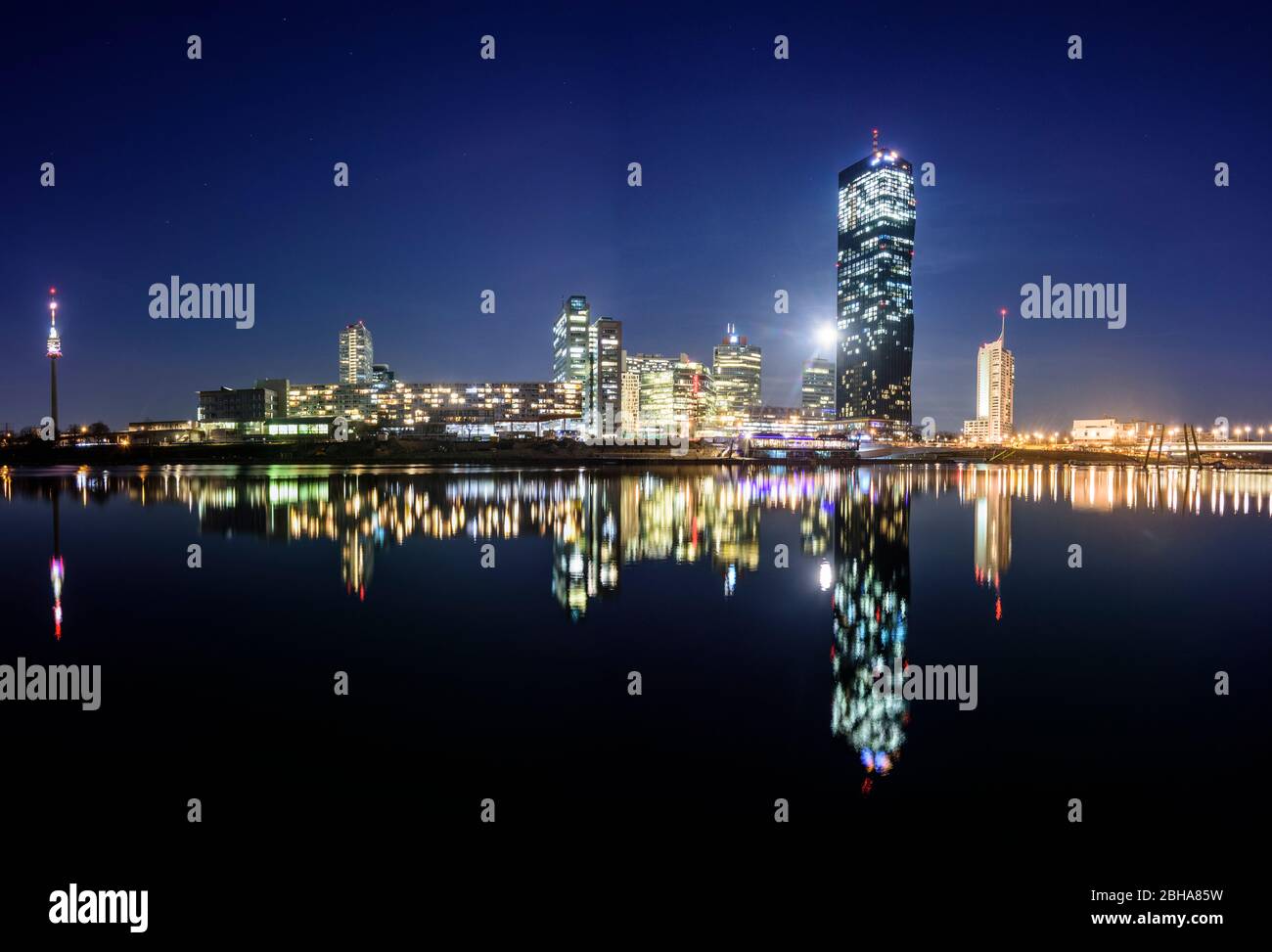 Hochhaus neue donau -Fotos und -Bildmaterial in hoher Auflösung – Alamy