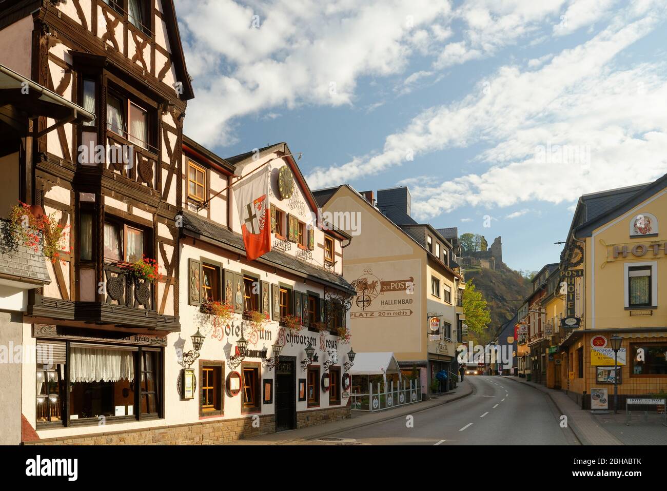 Hotel zum schwarzen kreuz in altenahr -Fotos und -Bildmaterial in hoher ...