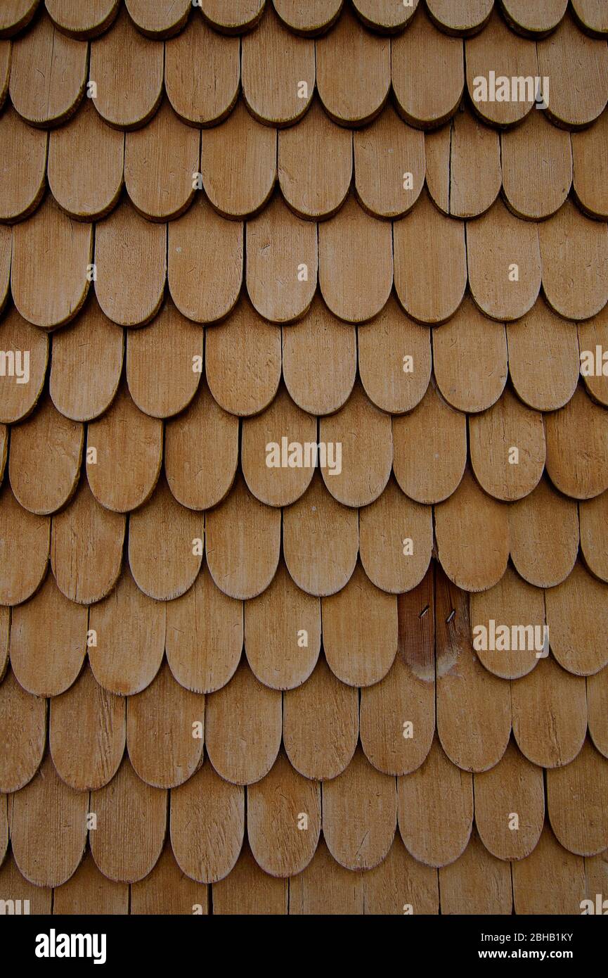 Holzfassade bayern -Fotos und -Bildmaterial in hoher Auflösung – Alamy