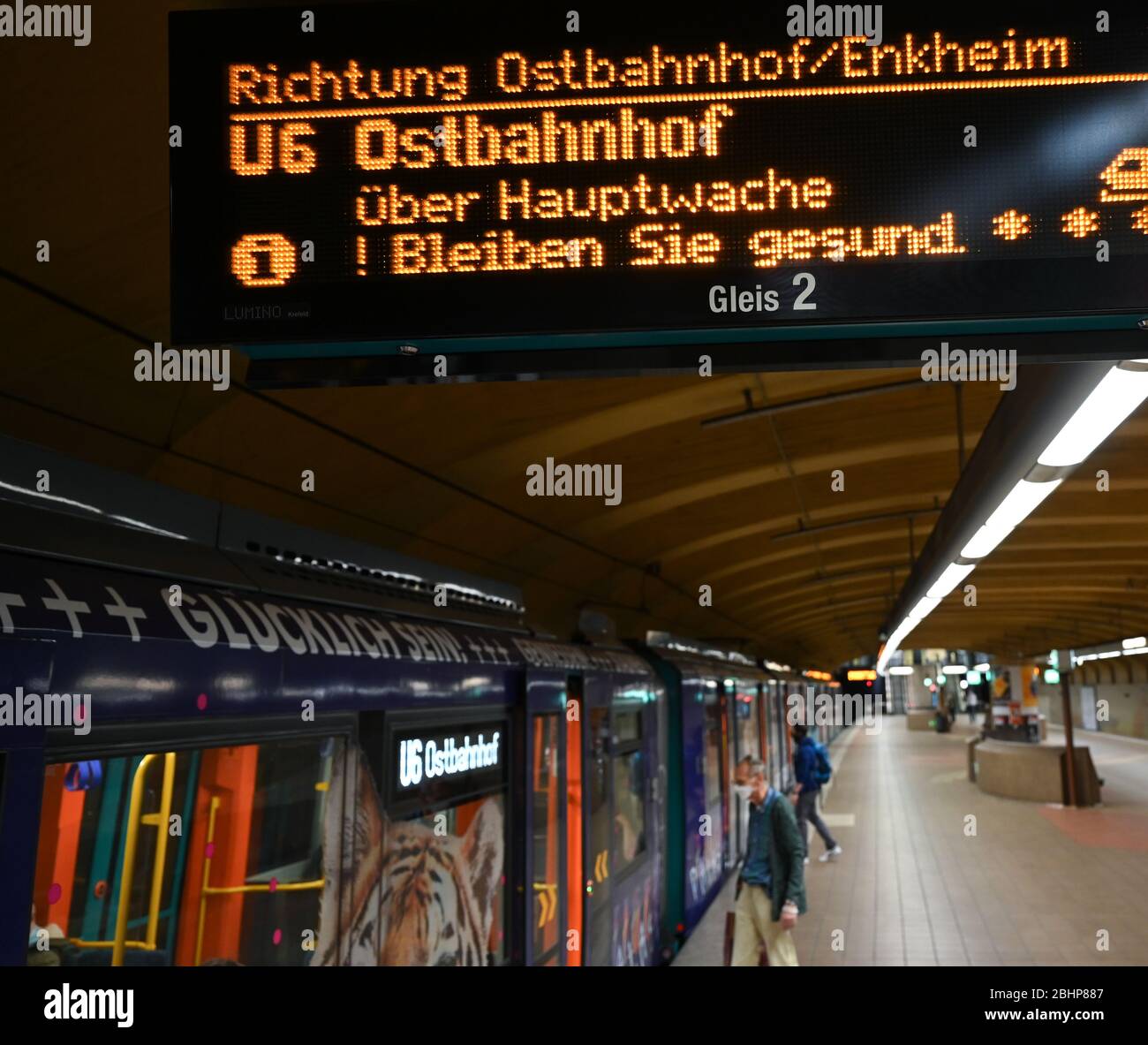 Frankfurter u bahn station -Fotos und -Bildmaterial in hoher Auflösung ...