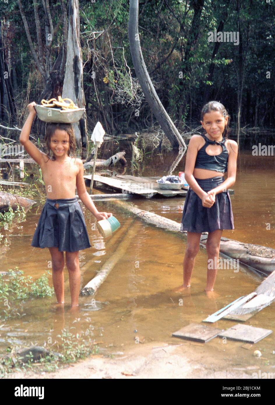 Indigene Brasilien Mädchen Fotos Und Bildmaterial In Hoher Auflösung