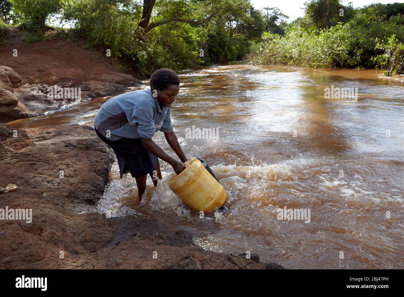 Leah Warugoru hat kein sauberes Trinkwasser in Maragua Kenia. Deshalb ...