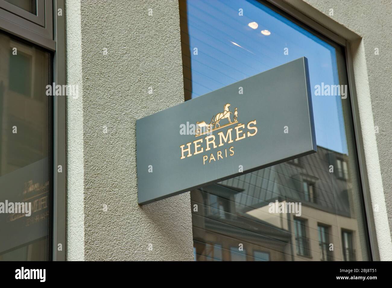 Hermes paris logo -Fotos und -Bildmaterial in hoher Auflösung – Alamy