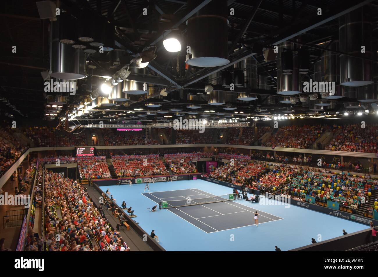 Schachtel Mit Fotos Stockfotos und -bilder Kaufen - Alamy