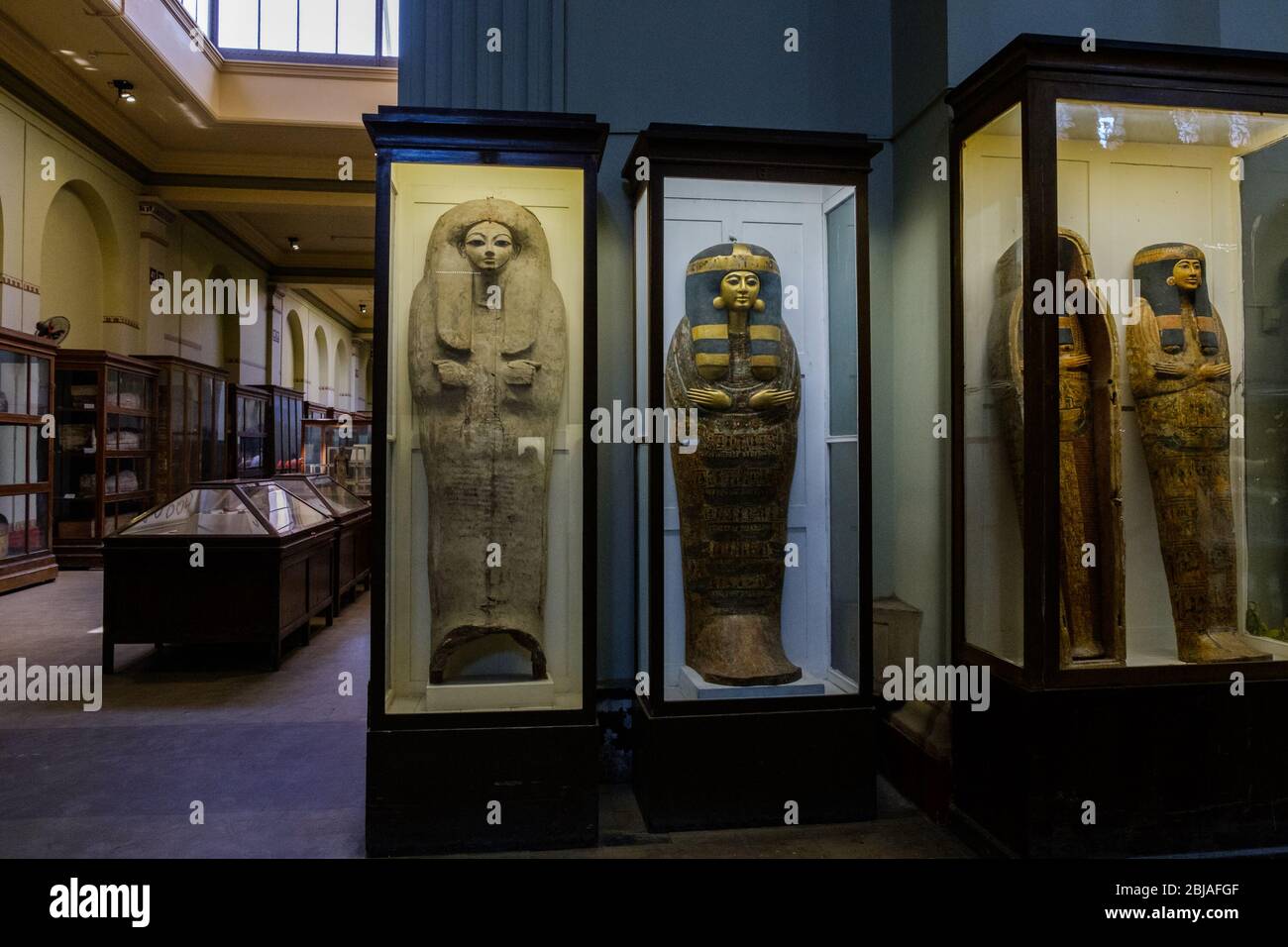 Kairo / Ägypten - 25. Mai 2019: Alte ägyptische Sarkophage und ...