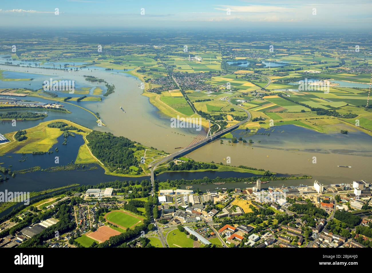 Rheinbrücke von wesel -Fotos und -Bildmaterial in hoher Auflösung – Alamy