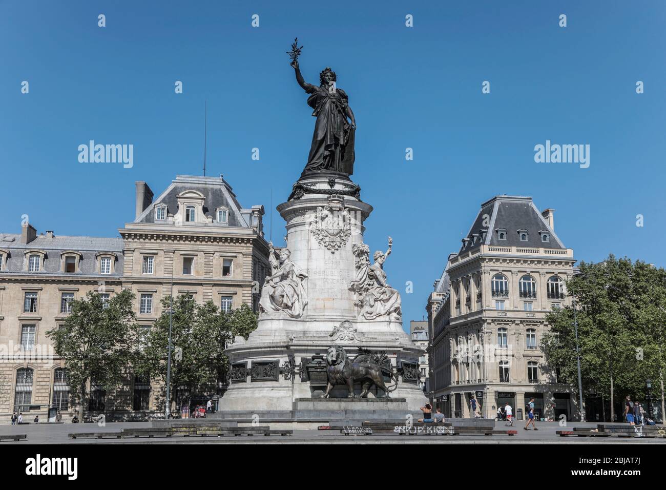 Statue platz republik paris -Fotos und -Bildmaterial in hoher Auflösung ...
