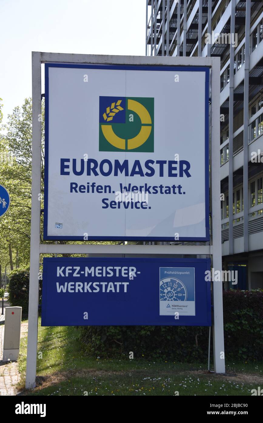 Euromaster logo -Fotos und -Bildmaterial in hoher Auflösung – Alamy