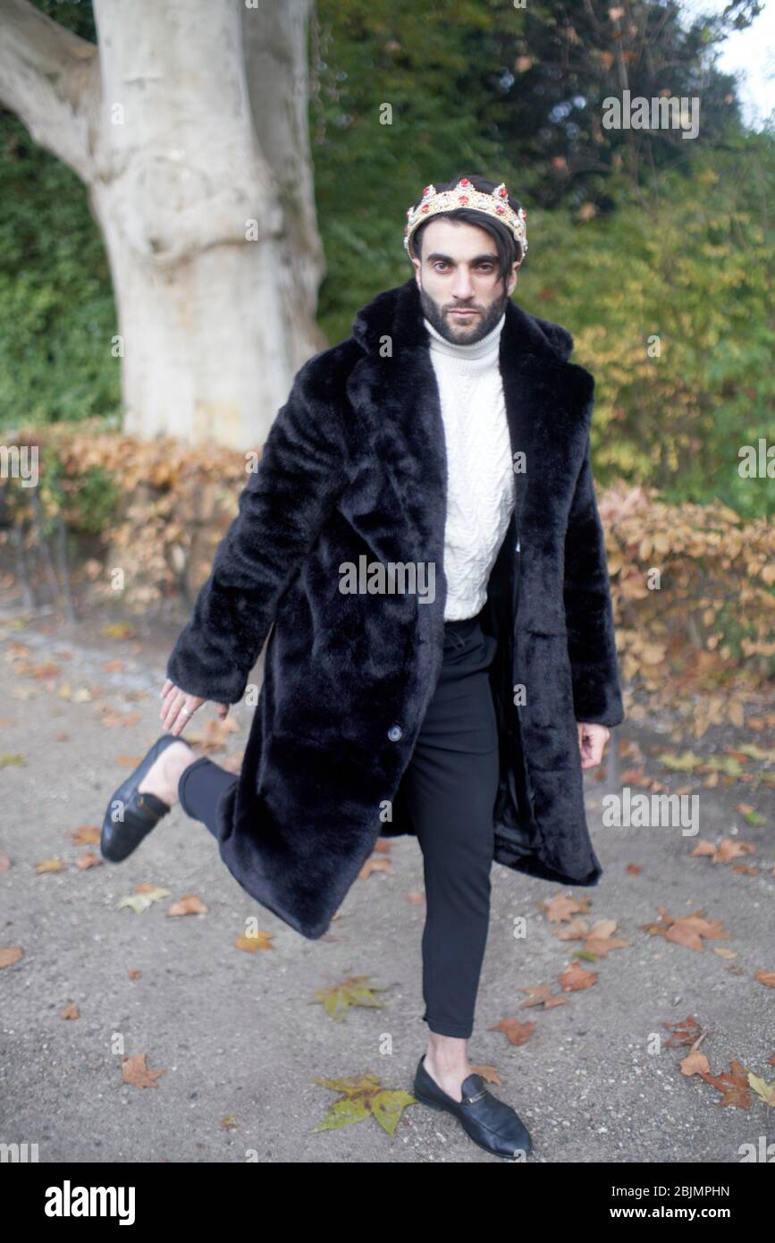 Influencer krone -Fotos und -Bildmaterial in hoher Auflösung – Alamy