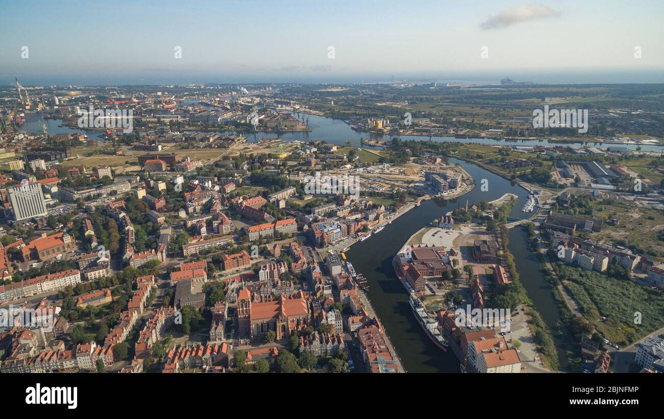 Motlawa ufer mit der alten stadt von gdansk -Fotos und -Bildmaterial in ...