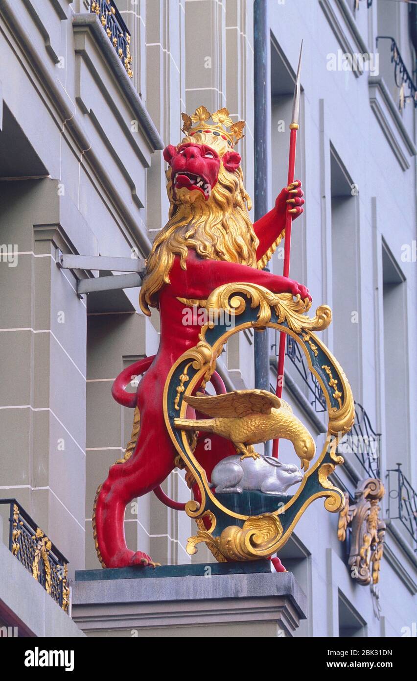Löwe und krone -Fotos und -Bildmaterial in hoher Auflösung – Alamy