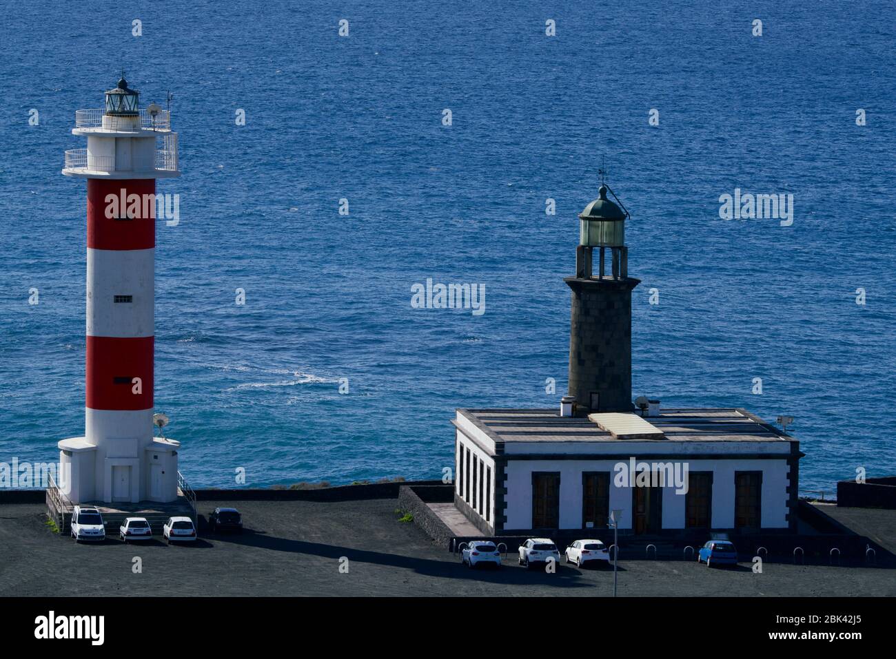 Schwarzer und roter leuchtturm Stockfotos und -bilder Kaufen - Alamy