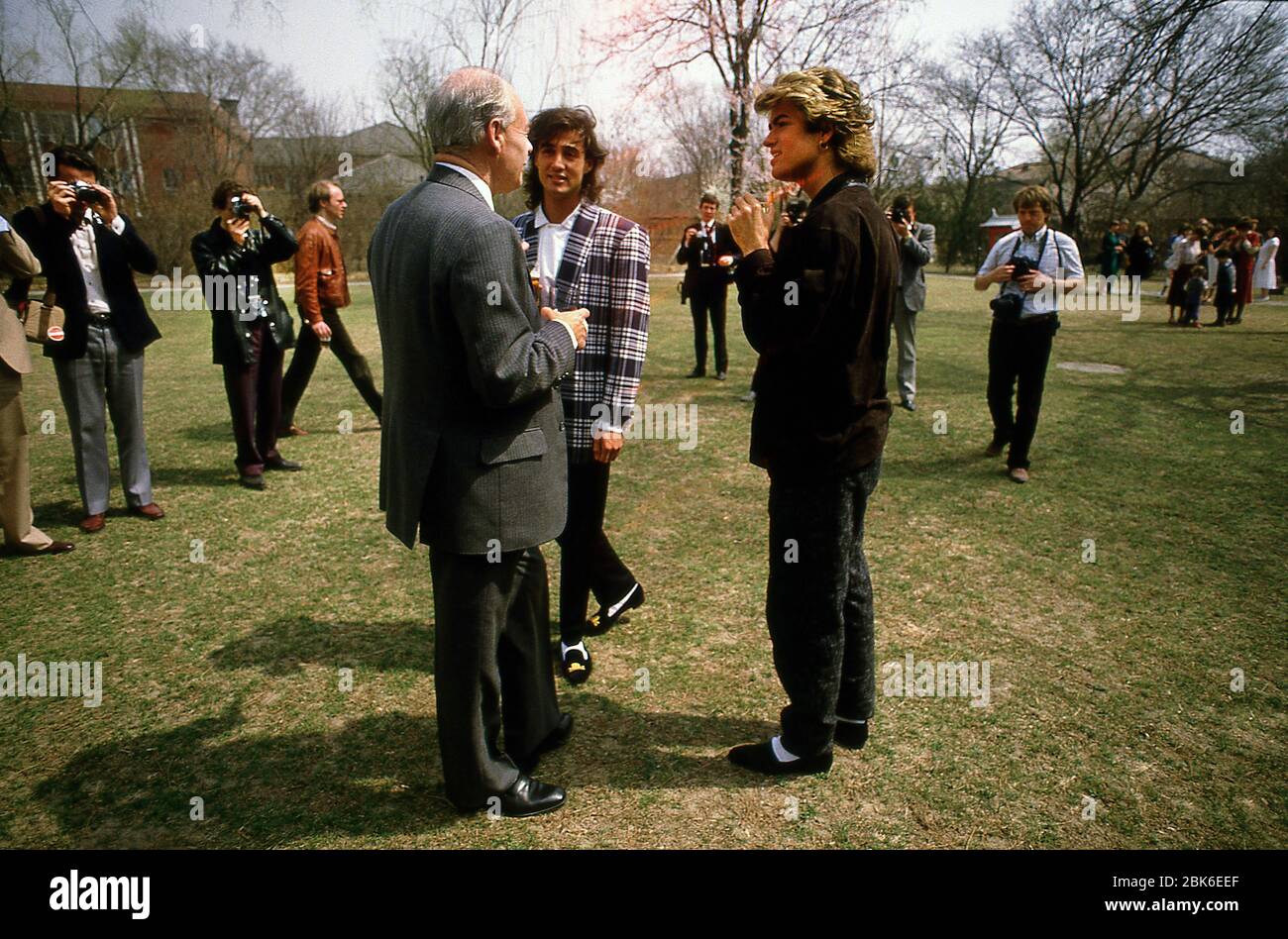 Wham tour von china 1985 -Fotos und -Bildmaterial in hoher Auflösung ...