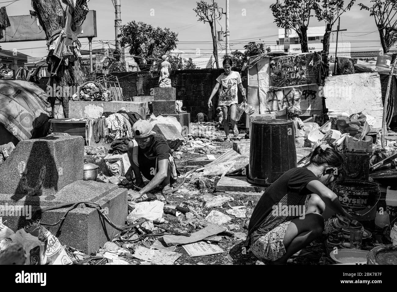 Manila obdachlos Schwarzweiß-Stockfotos und -bilder - Alamy
