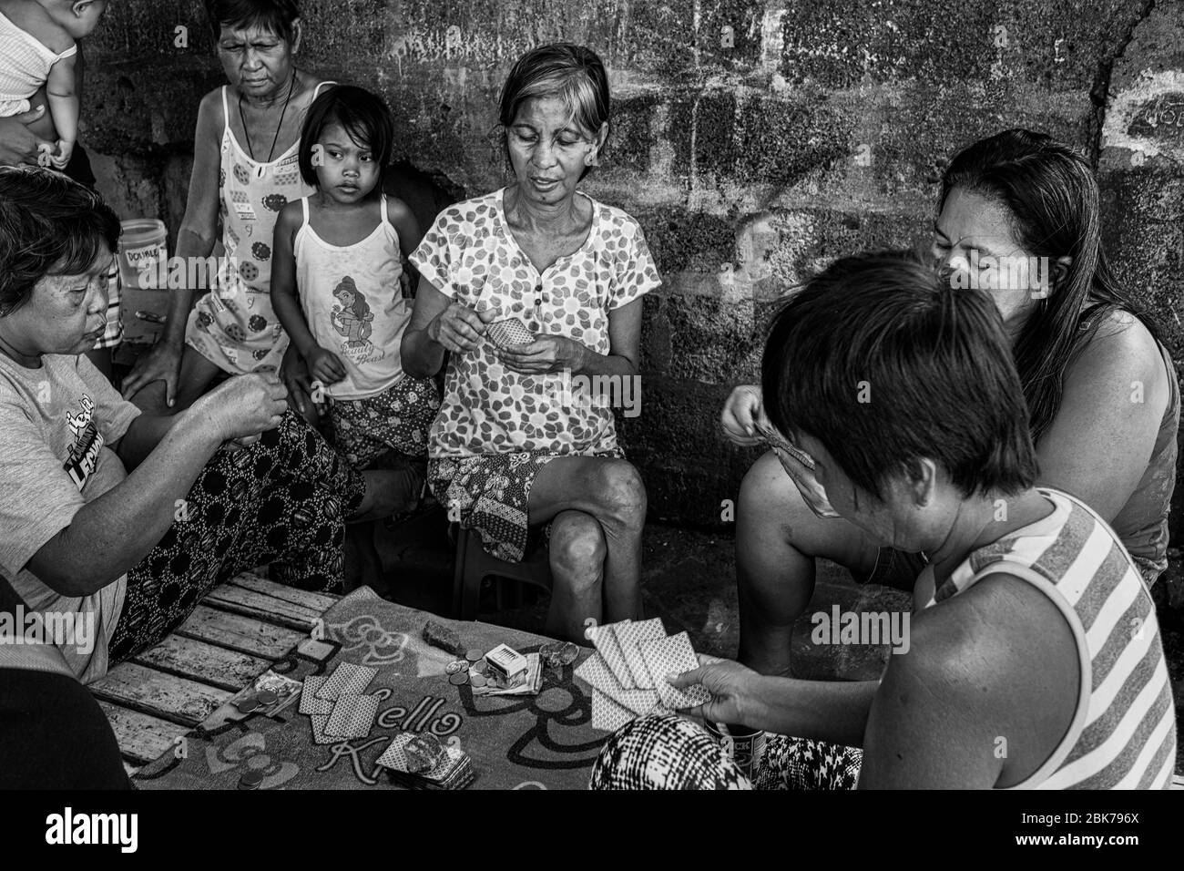 Manila obdachlos Schwarzweiß-Stockfotos und -bilder - Alamy