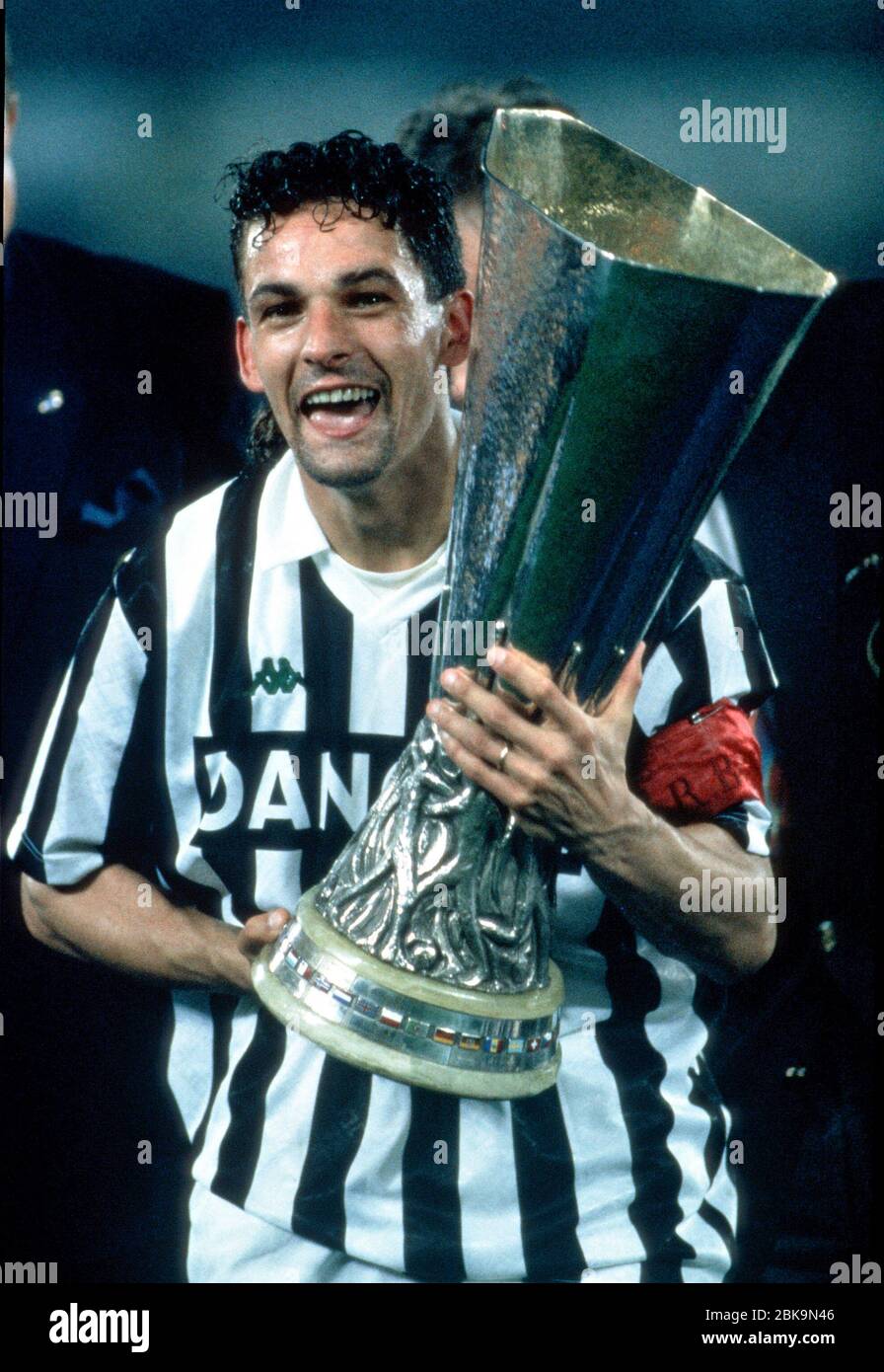 Roberto baggio 1992 -Fotos und -Bildmaterial in hoher Auflösung – Alamy