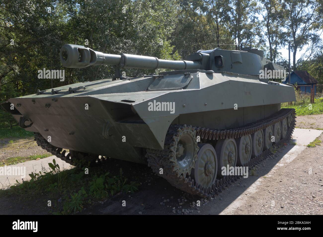 2s1 gvozdika tank -Fotos und -Bildmaterial in hoher Auflösung – Alamy